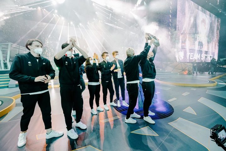 Vladimir Putin Ucapkan Selamat Secara Resmi ke Team Spirit DOTA 2 ...